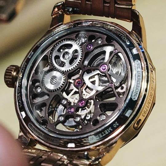 Manufaktur Waldhoff Vanguard V8 Tourbillon Red Gold – Watches.com