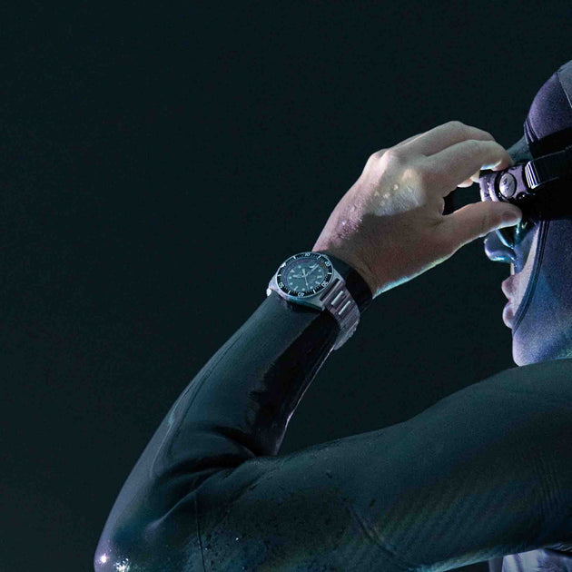 Timex Deepwater Reef 200 GMT 40mm Black Red SS | Watches.com