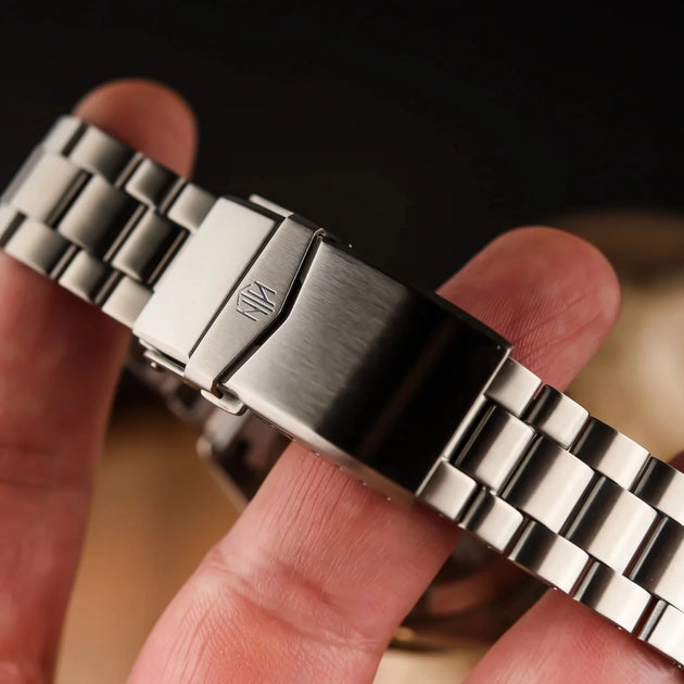 NTH Thresher Automatic Black Date | Watches.com